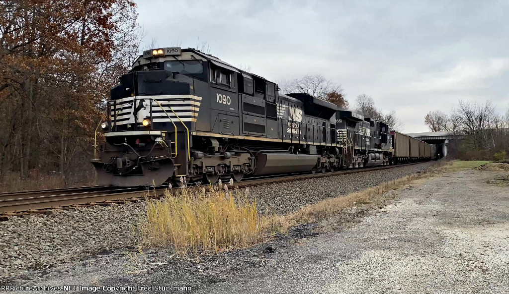 NS 1090 leads 746 west.